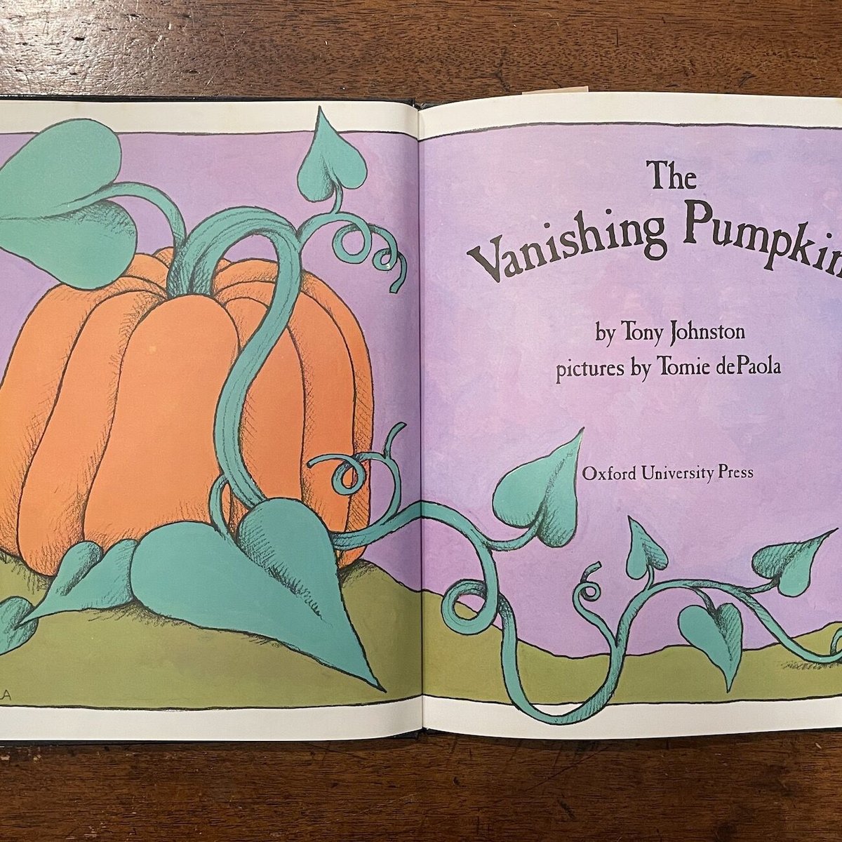「The Vanishing Pumpkin」Tony Johnston Tomie dePa...