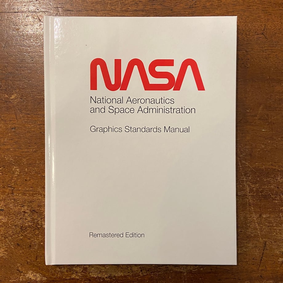 「NASA：Graphics Standards Manual Remastered Edit...