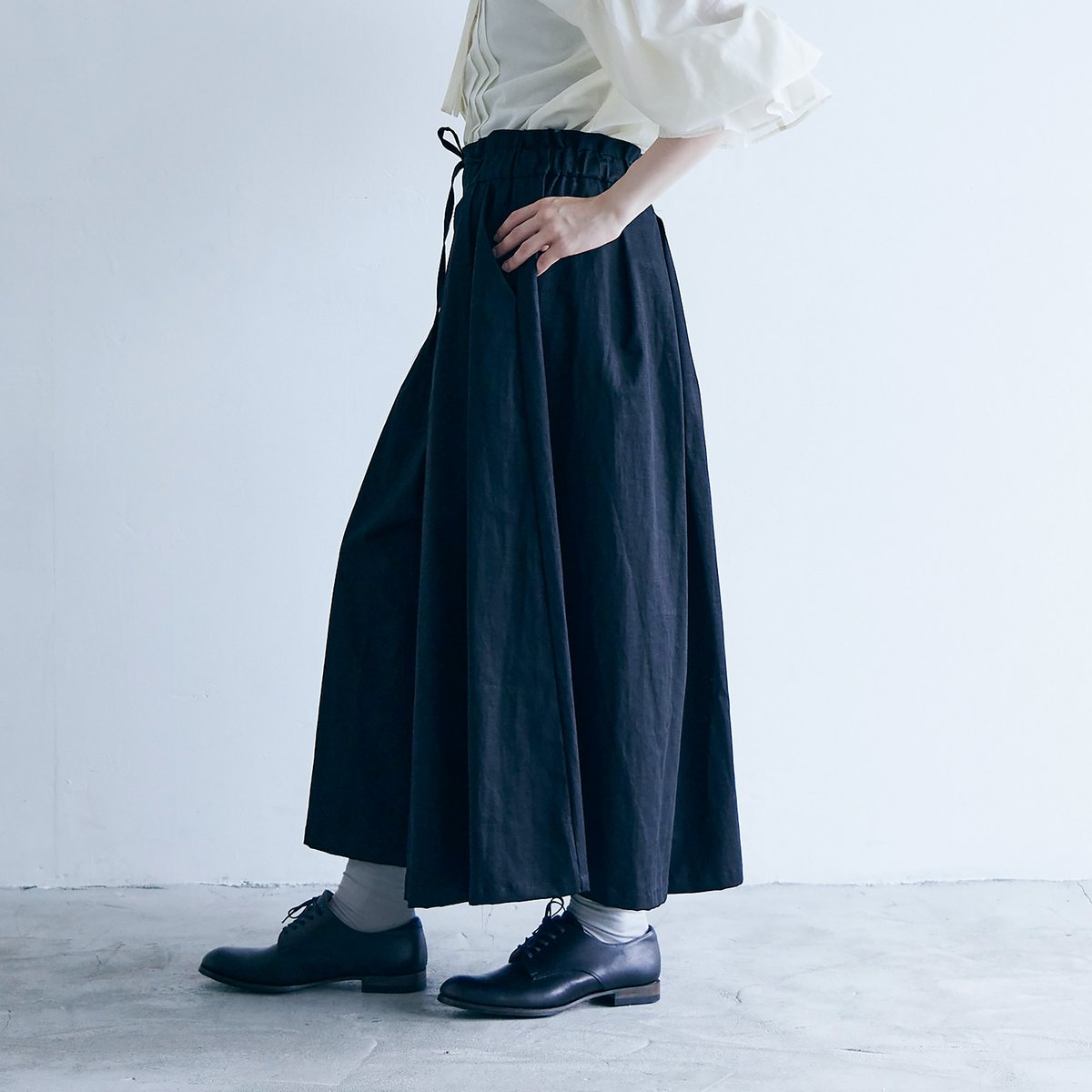 完売しました>コットンリネンツイル・タックワイドパンツ 完売しました>コットンリネンツイル・タックワイドパンツ