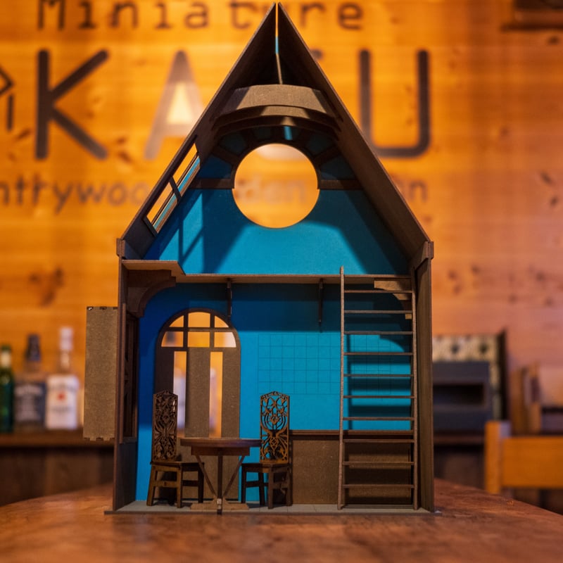 歳末セール!1/10スケールドールハウス 【丘に建つ三角屋根の 歳末セール!1/10スケールドールハウス 【丘に建つ三角屋根の
