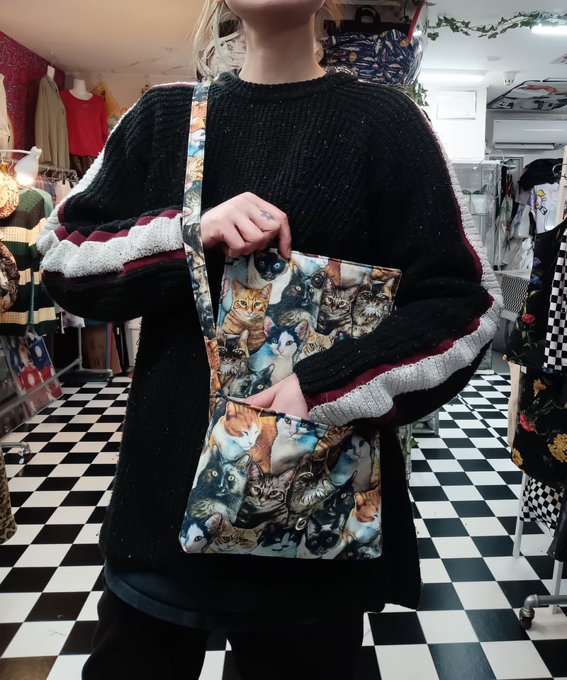 USAcotton 猫柄フラップショルダーバッグ | SWIVEL SLUM DIVE USAcotton 猫柄フラップショルダーバッグ | SWIVEL SLUM DIVE