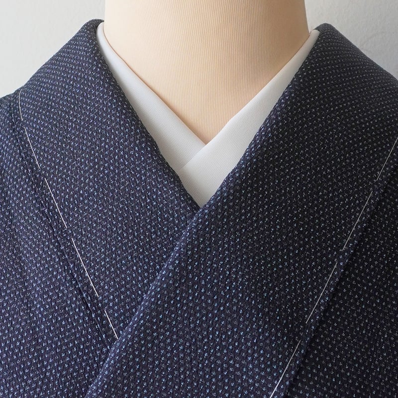 単衣】濃藍地 蚊絣文 本塩沢 | 大山キモノ・ちぇらうなぼるた 単衣】濃藍地 蚊絣文 本塩沢 | 大山キモノ・ちぇらうなぼるた