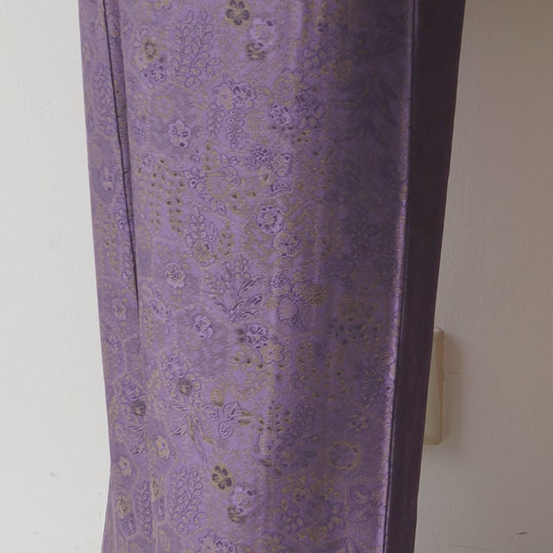 袷】古代紫色 亀甲に辻が花文 黄金糸 八丁ロマン織 お召し 袷】古代紫色 亀甲に辻が花文 黄金糸 八丁ロマン織 お召し