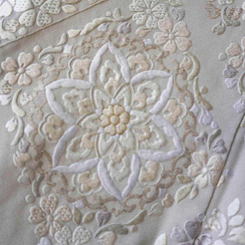 袷】紫水晶地 華唐草文汕頭刺繍色留袖 仕付け糸付き・ガード加工 袷】紫水晶地 華唐草文汕頭刺繍色留袖 仕付け糸付き・ガード加工
