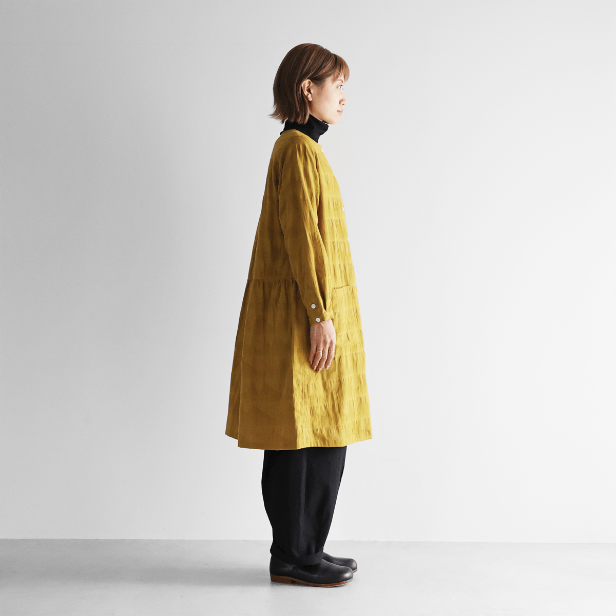 柄二重織シャトルジャガードワンピース（マスタード）【レディス】U203 | HUIS onli...
