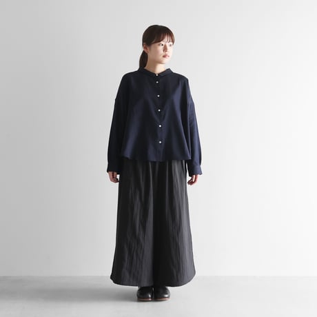 やわらかサテンワイドブラウス（ダークネイビー）【レディス】U102 | HUIS online...