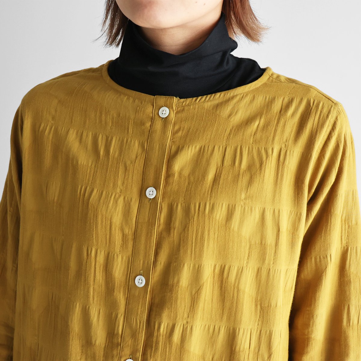 柄二重織シャトルジャガードワンピース（マスタード）【レディス】U203 | HUIS onli...