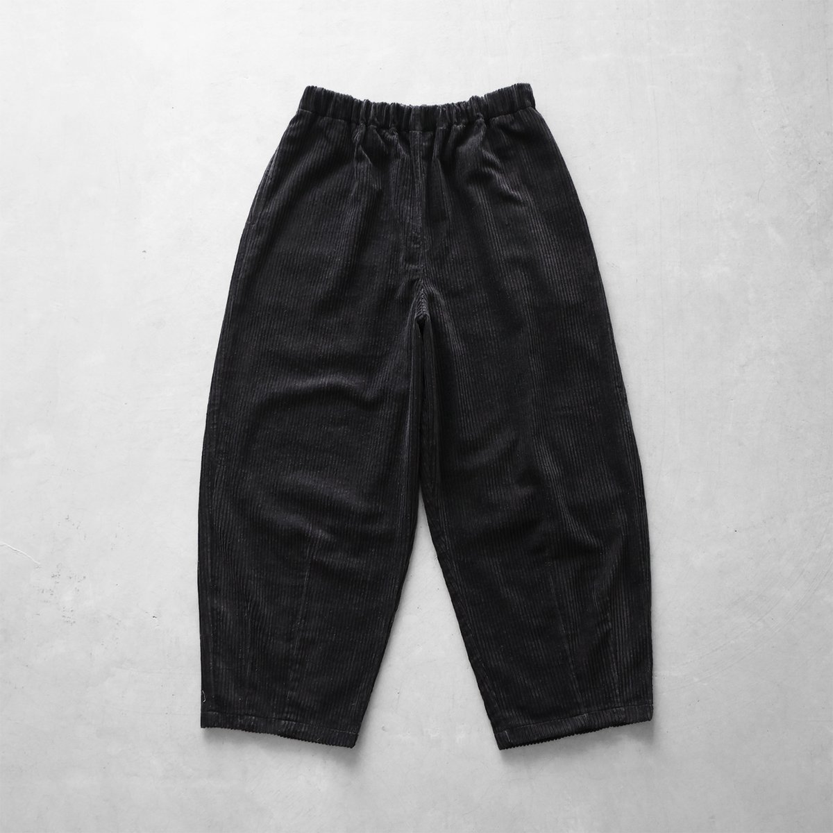 綿麻コーデュロイバルーンパンツロング（太畝・ダークグレー）【ユニセックス】506L | HUI...