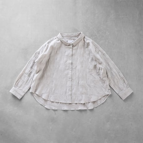 柄二重織シャトルジャガードワイドブラウス（オフグレー）【レディス】U102 | HUIS on...