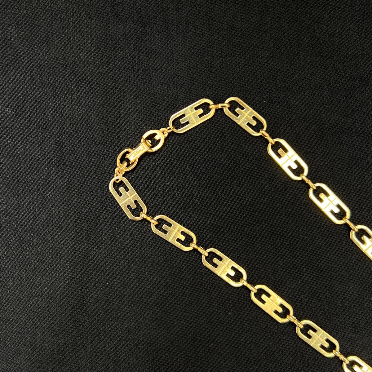 GIVENCHY/ジバンシィ ゴールドカラーネックレス&ブレスレット 80 GIVENCHY/ジバンシィ ゴールドカラーネックレス&ブレスレット 80