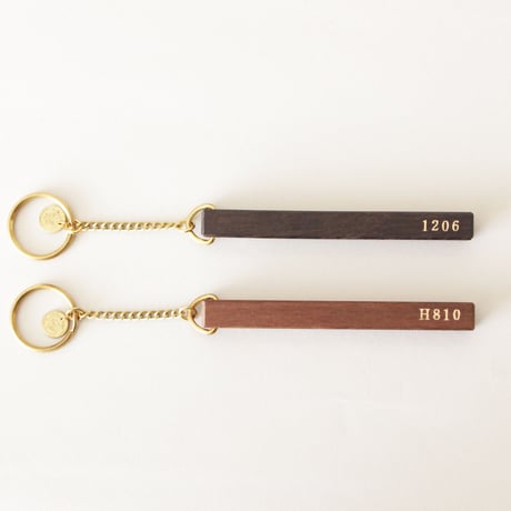 WOOD HOTEL KEY-HOLDER FREE NO. 片面箔押し/ 両面（表面と裏...