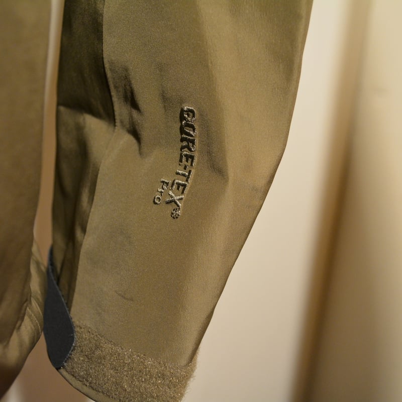 ARC'TERYX LEAF ALPHA LT JKT “CROCODILE” | credo ARC'TERYX LEAF ALPHA LT JKT “CROCODILE” | credo