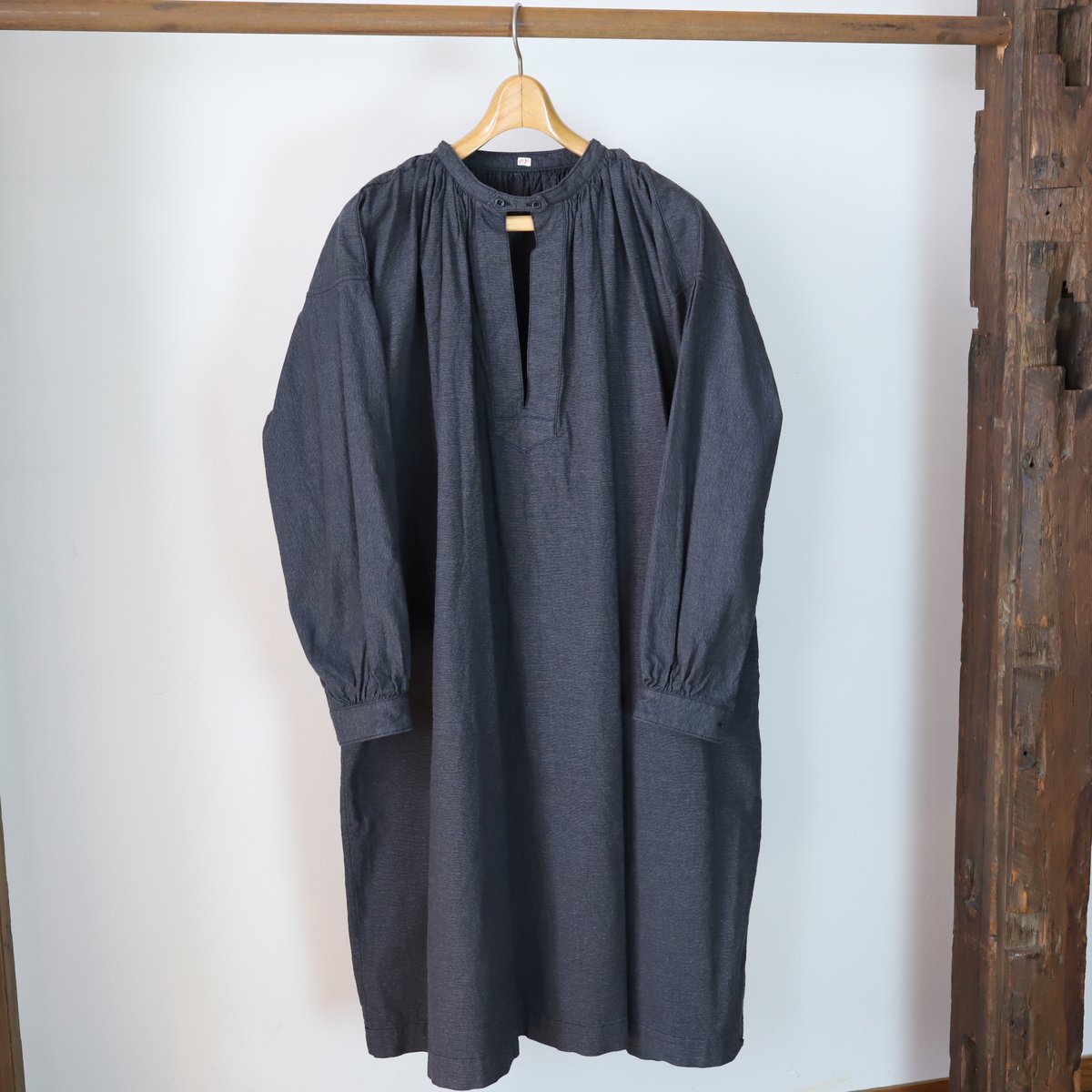 OUTIL / ROBE DOYE / CHARCOAL | Tibetan Market OUTIL / ROBE DOYE / CHARCOAL | Tibetan Market