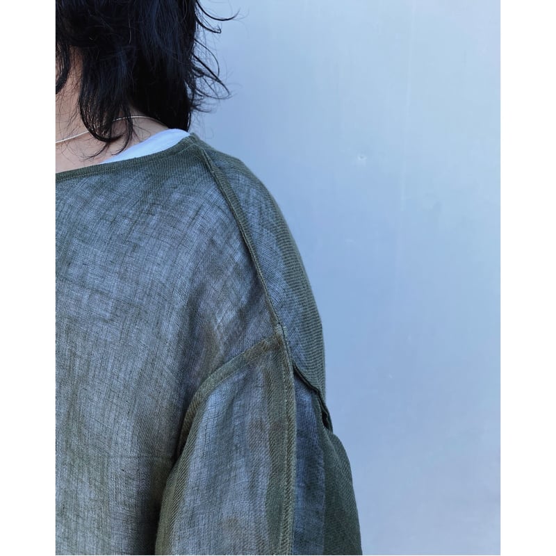 ERiKOKATORi「Linen Gauze See-Thrugh L/S-T」khaki. ERiKOKATORi「Linen Gauze See-Thrugh L/S-T」khaki.