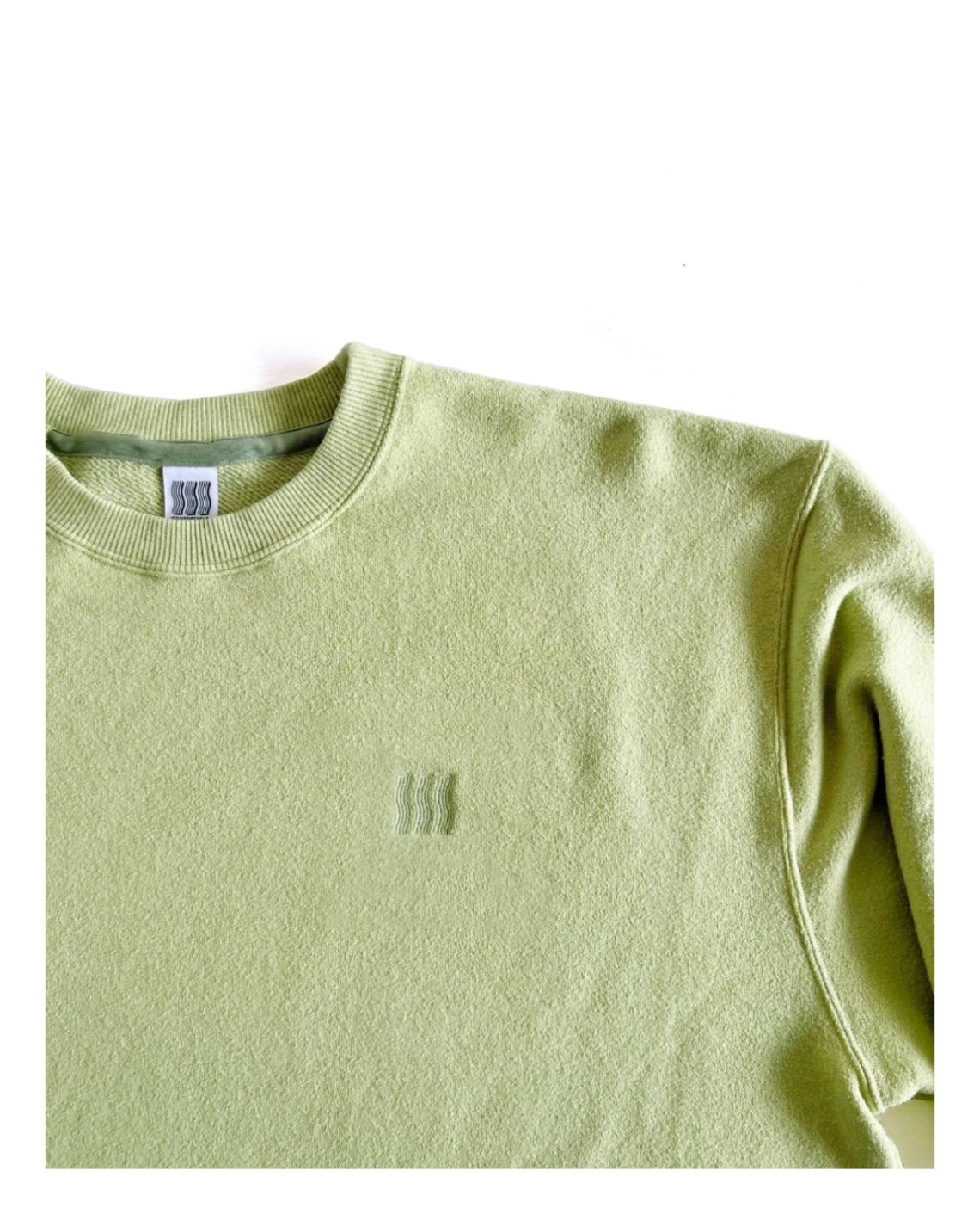 COMFORTABLE REASON「Boucle Logo Sweat」lime. | go COMFORTABLE REASON「Boucle Logo Sweat」lime. | go