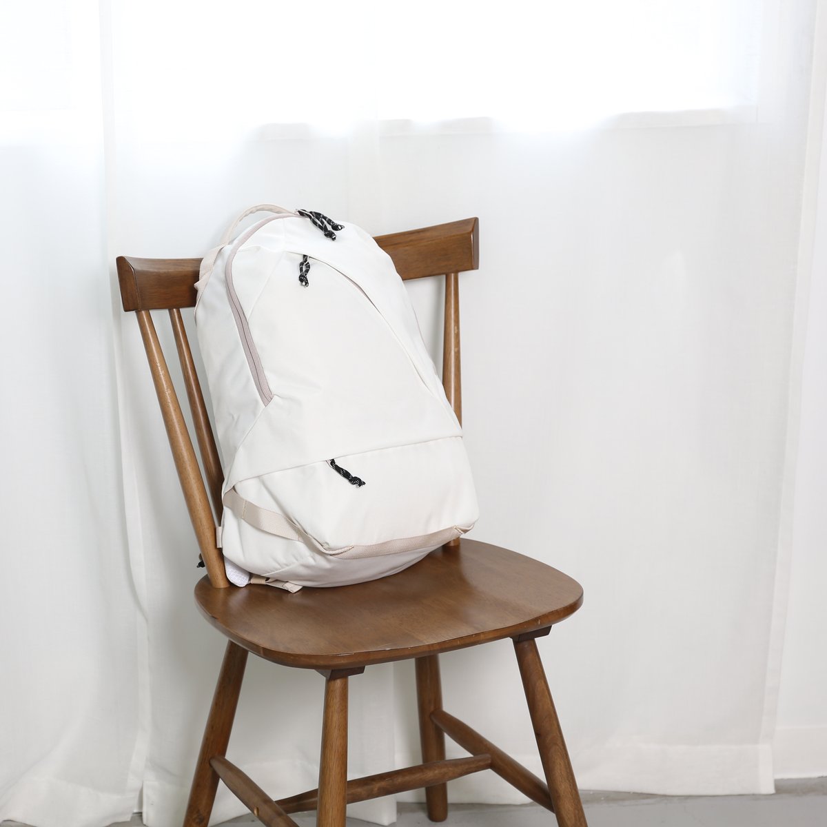 カジュアルに使えつ人気アイテム！Minimal Day Pack | wdl. | OFFIC...