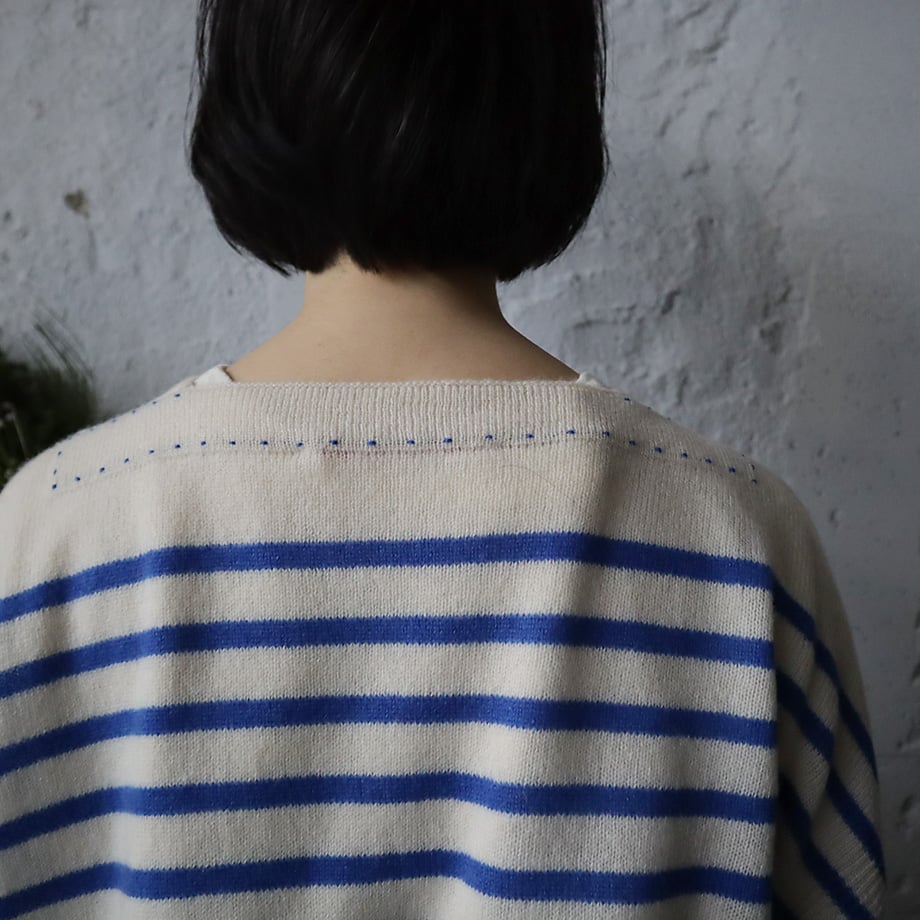 TOWAVASE Basque pullover (ivory x blue) | nii-B TOWAVASE Basque pullover (ivory x blue) | nii-B
