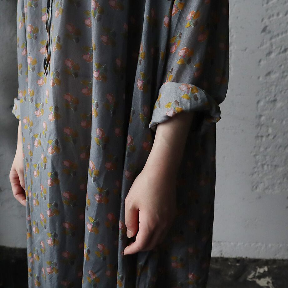 TOWAVASE Sarasa dress Louis (gray) | nii-B | WE TOWAVASE Sarasa dress Louis (gray) | nii-B | WE