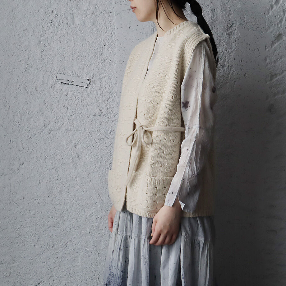 TOWAVASE Panier nosleeve cardigan (ivory) | nii TOWAVASE Panier nosleeve cardigan (ivory) | nii
