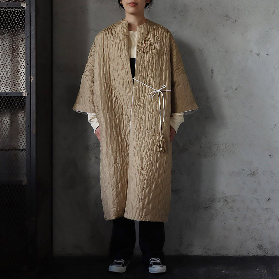 TOWAVASE silk quilt robe (beige) | nii-B | WEBSHOP TOWAVASE silk quilt robe (beige) | nii-B | WEBSHOP