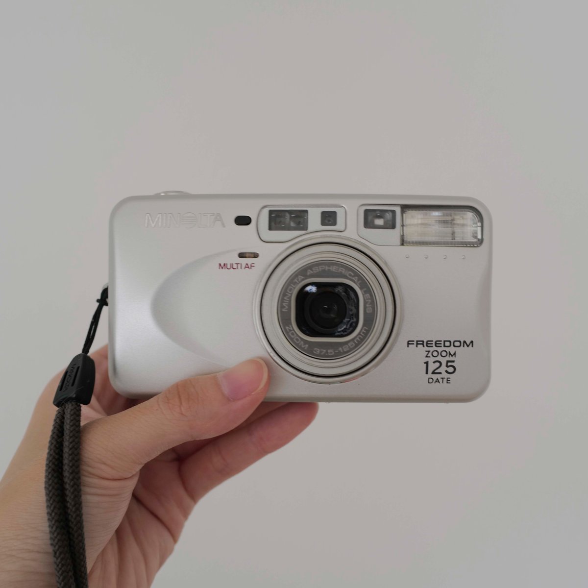 MINOLTA FREEDOM ZOOM 125 | YURI HANAMORI "NUIDE...