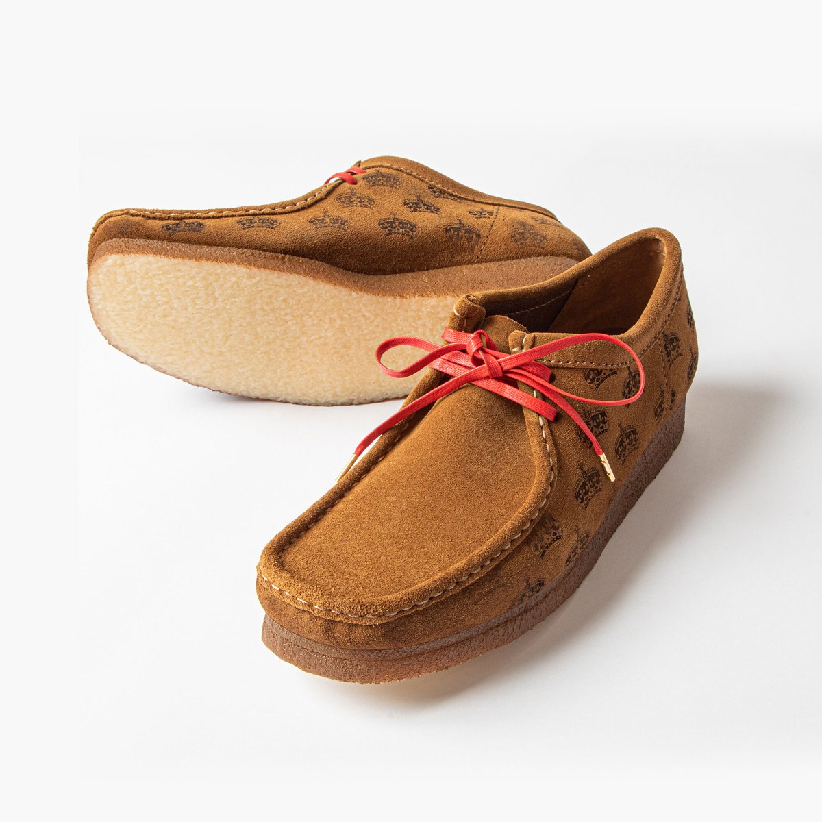 MIGHTY CROWN × CLARKS Wallabee / Cola | MCE PRE...