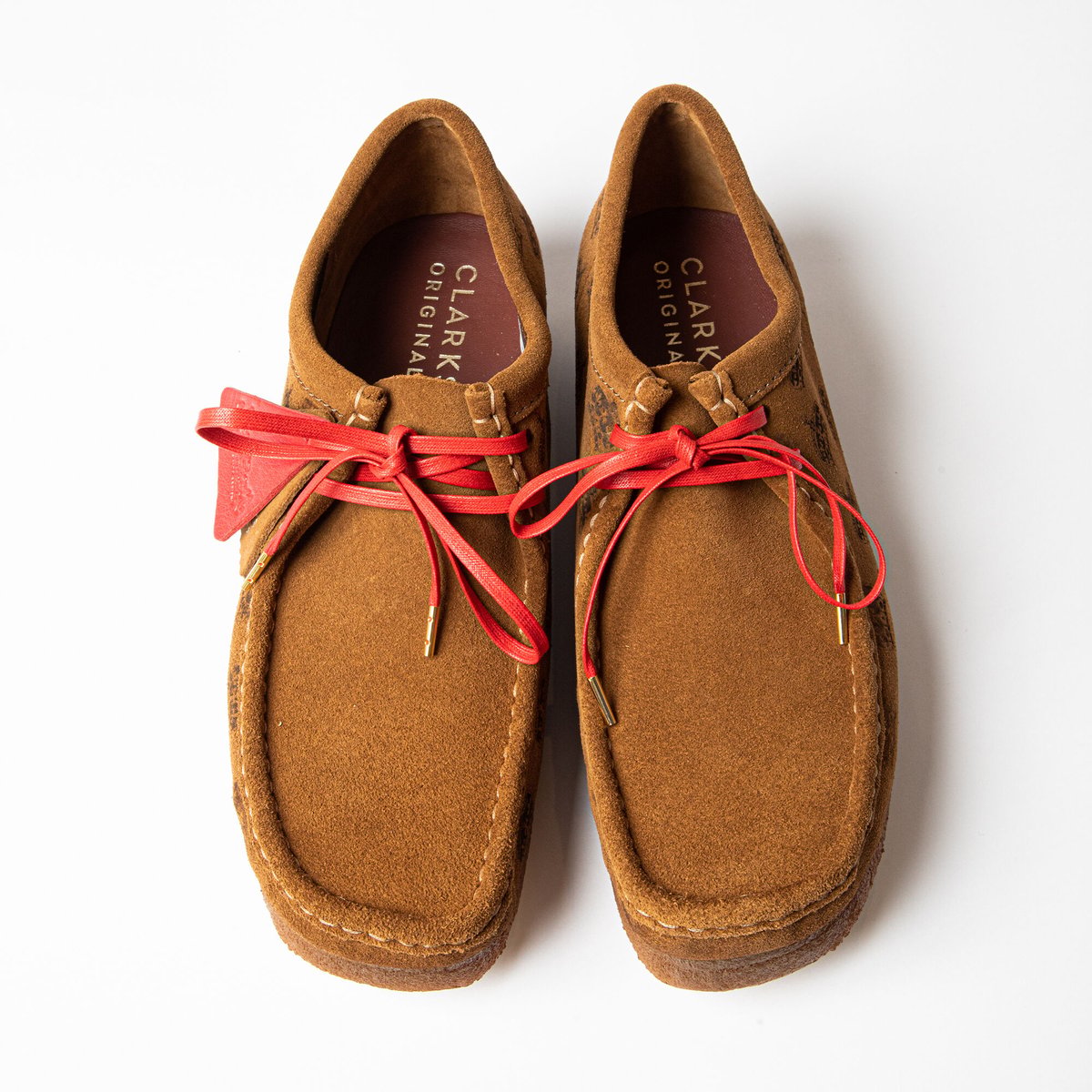 MIGHTY CROWN × CLARKS Wallabee / Cola | MCE PRE...