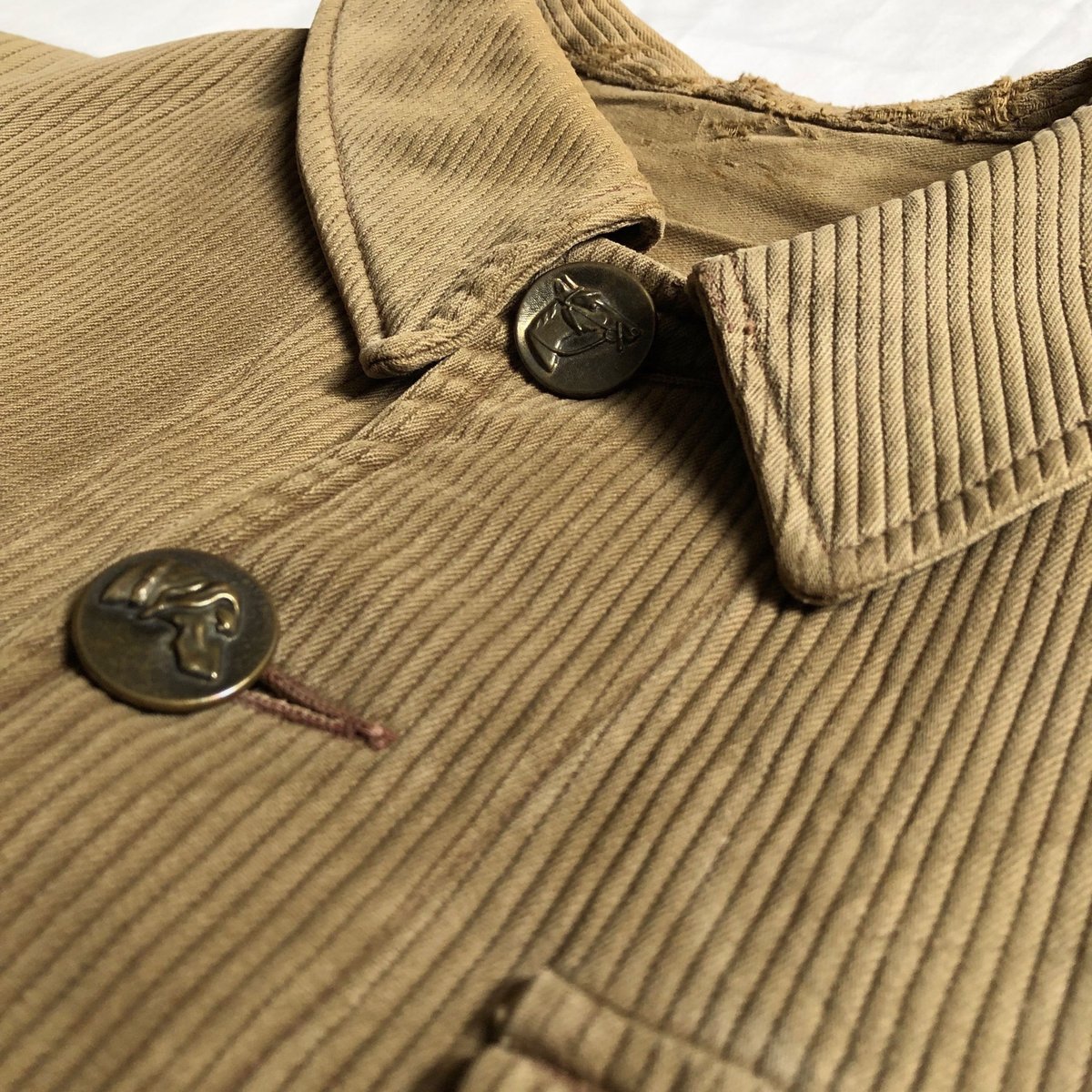 Later 40's〜 Early 50's Beige Pique Animal Butto...
