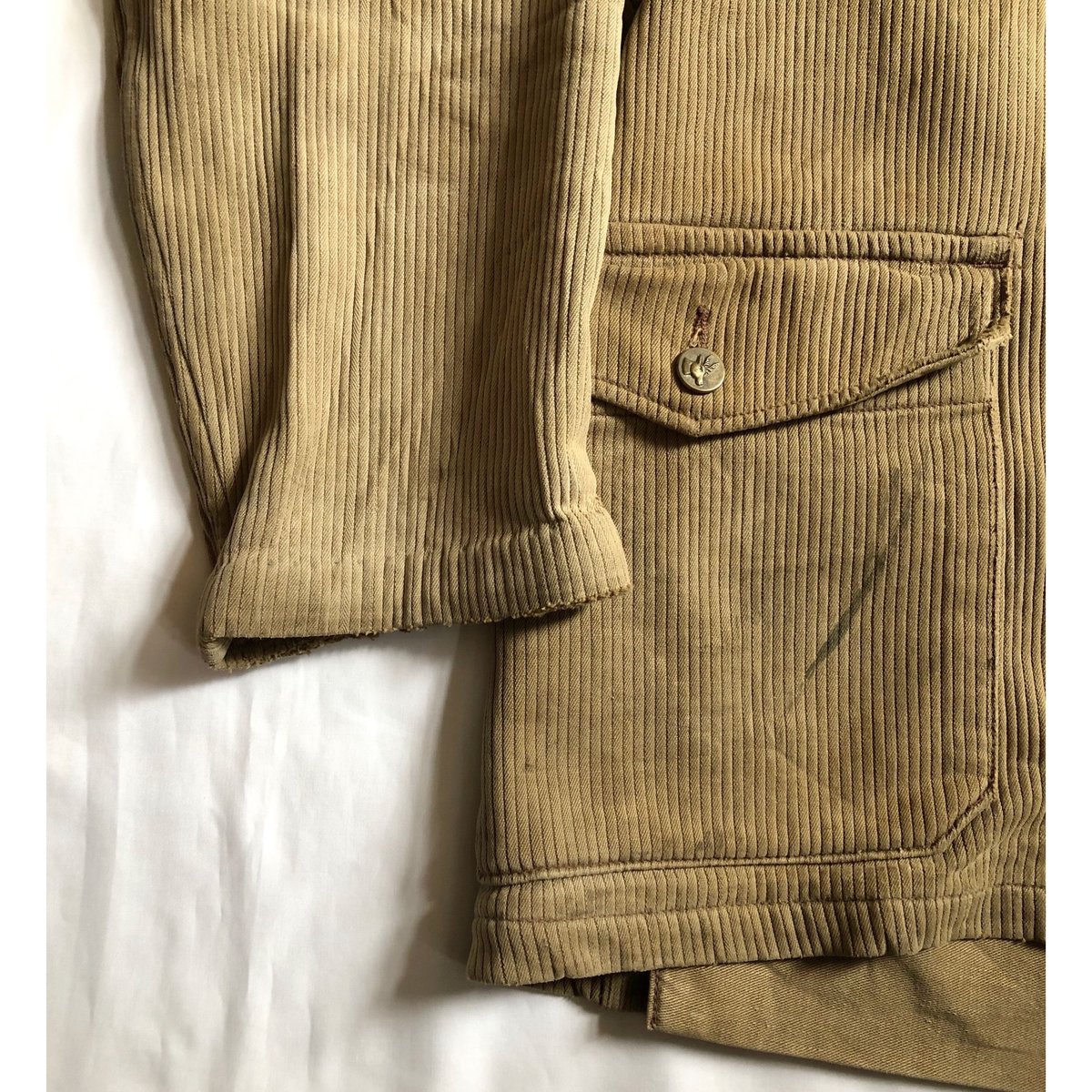 Later 40's〜 Early 50's Beige Pique Animal Butto...