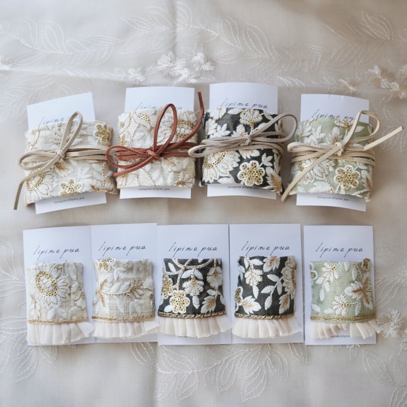 刺繍リボンフリルポニーフック ホワイト | lipine pua 刺繍リボンフリルポニーフック ホワイト | lipine pua