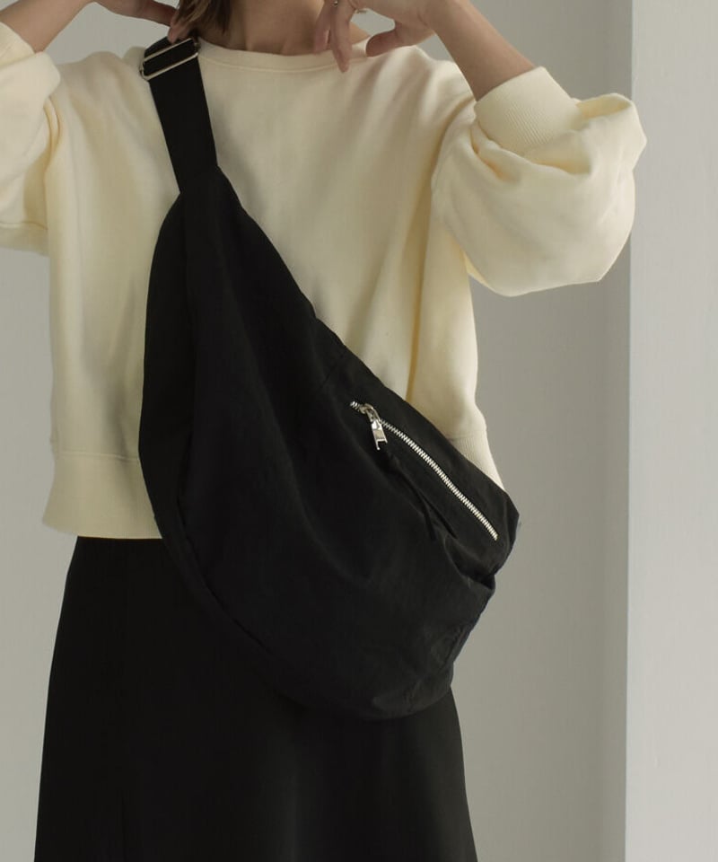 mb-bag2-02628 撥水 フロントジップ ナイロンビッグショルダー mb-bag2-02628 撥水 フロントジップ ナイロンビッグショルダー