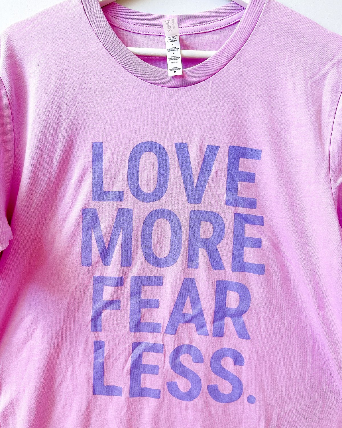 T-shirt「LOVE MORE FEAR LESS」（Lilac&size M） | EL...