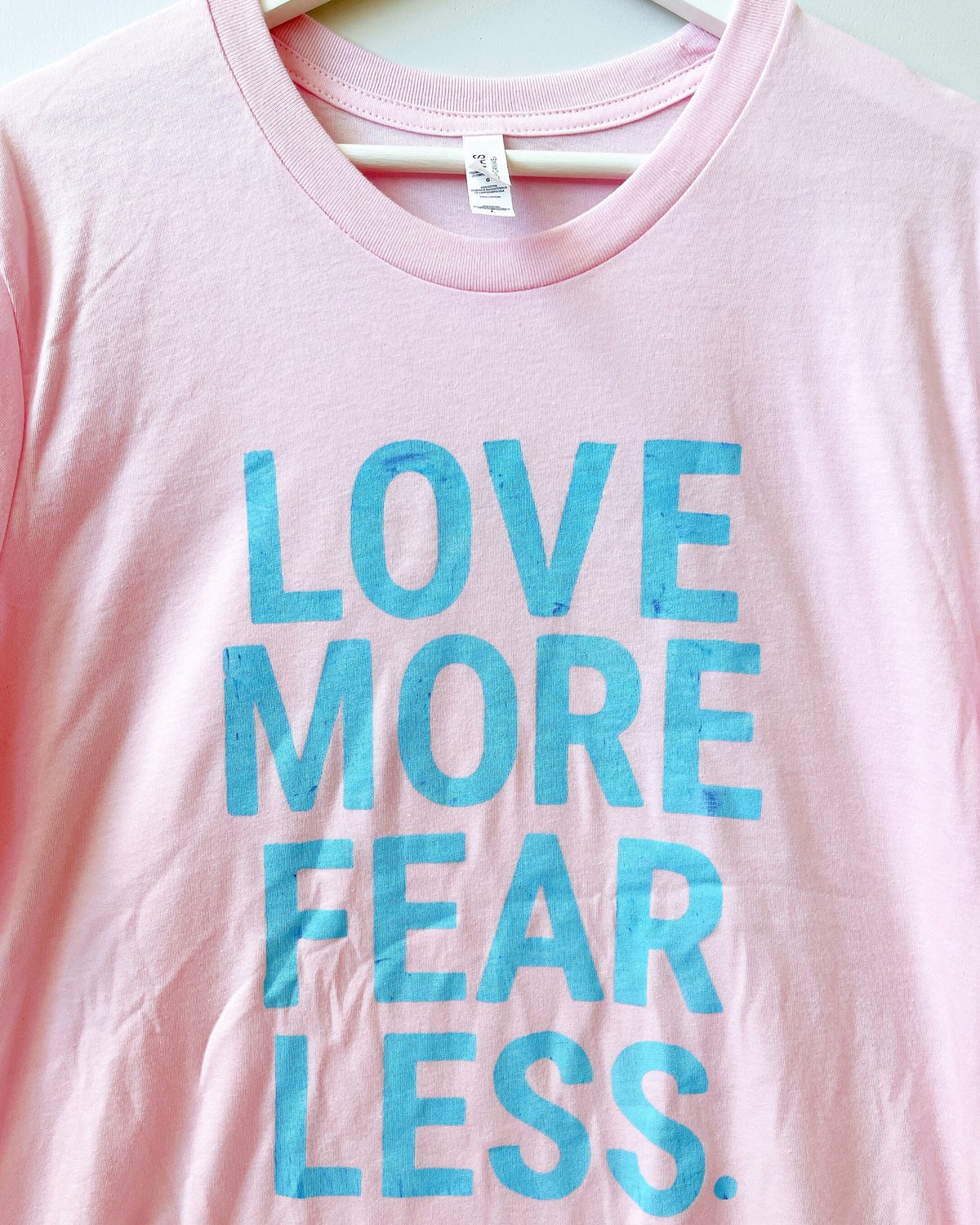 T-shirt「LOVE MORE FEAR LESS」（Pink&size L） | ELI...