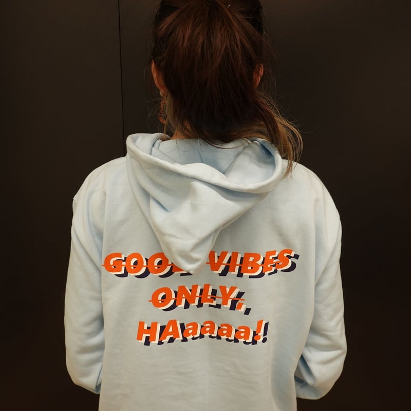 GOOD VIBESパーカー(ライトブルー)【long-200038~40 GOOD VIBESパーカー(ライトブルー)【long-200038~40