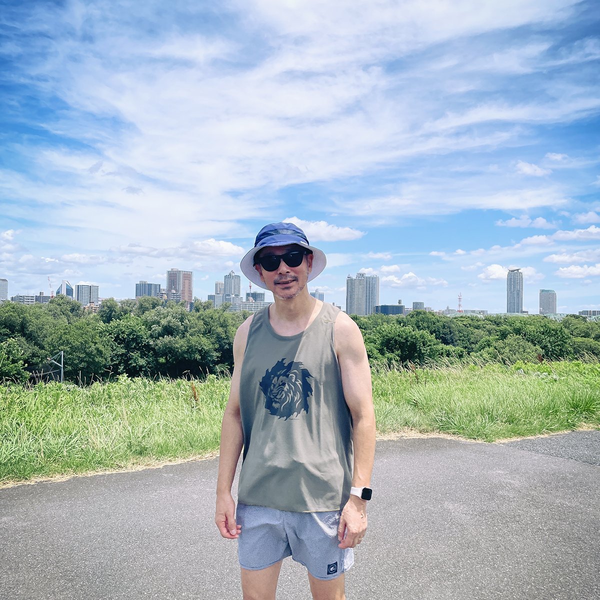 F&M LION TANK MY / KH | FRANK&MORRIS