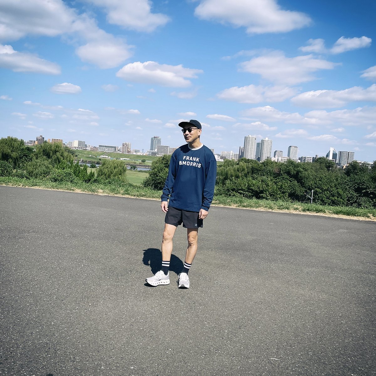 F&M Graphic BOX LONG Tee NV / BK | FRANK&MORRIS