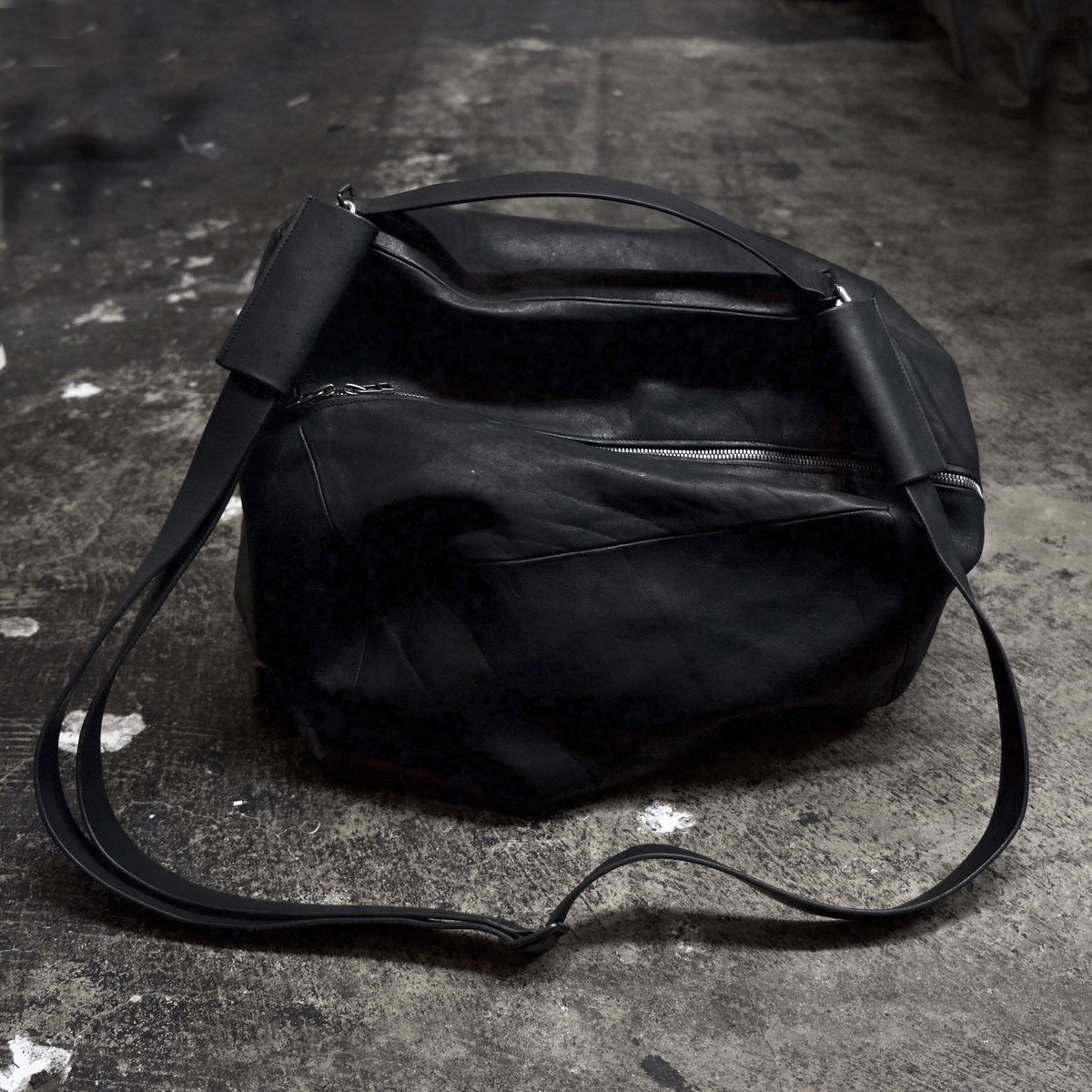 MULTIFUNCTIONAL POLYGON BAG | T.A.S JAPAN OFFIC...