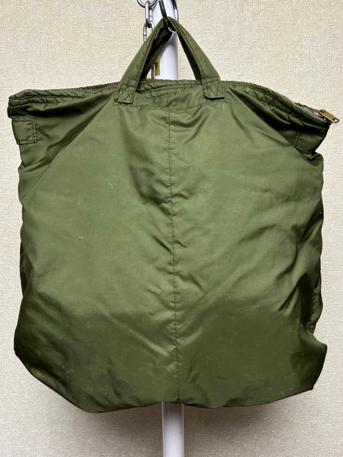 米軍実物希少ブラスジッパー年代ヘルメットバッグ〉米軍84年製 米軍実物希少ブラスジッパー年代ヘルメットバッグ〉米軍84年製