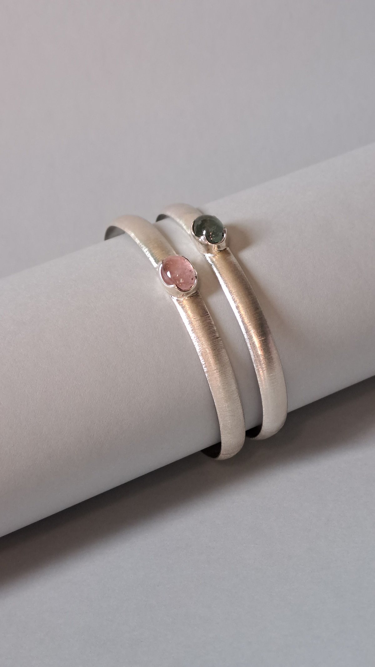 ブルーグレートルマリン シルバーバングル | Le Papillon Jewelry ブルーグレートルマリン シルバーバングル | Le Papillon Jewelry