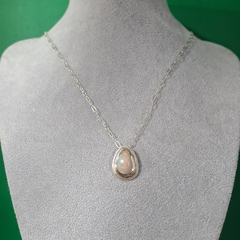 オパール シルバーネックレス | Le Papillon Jewelry オパール シルバーネックレス | Le Papillon Jewelry