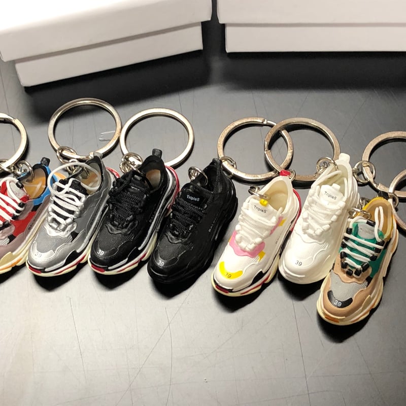 Balenciaga バレンシアガ スニーカー キーホルダー 箱付き 7種 Balenciaga バレンシアガ スニーカー キーホルダー 箱付き 7種