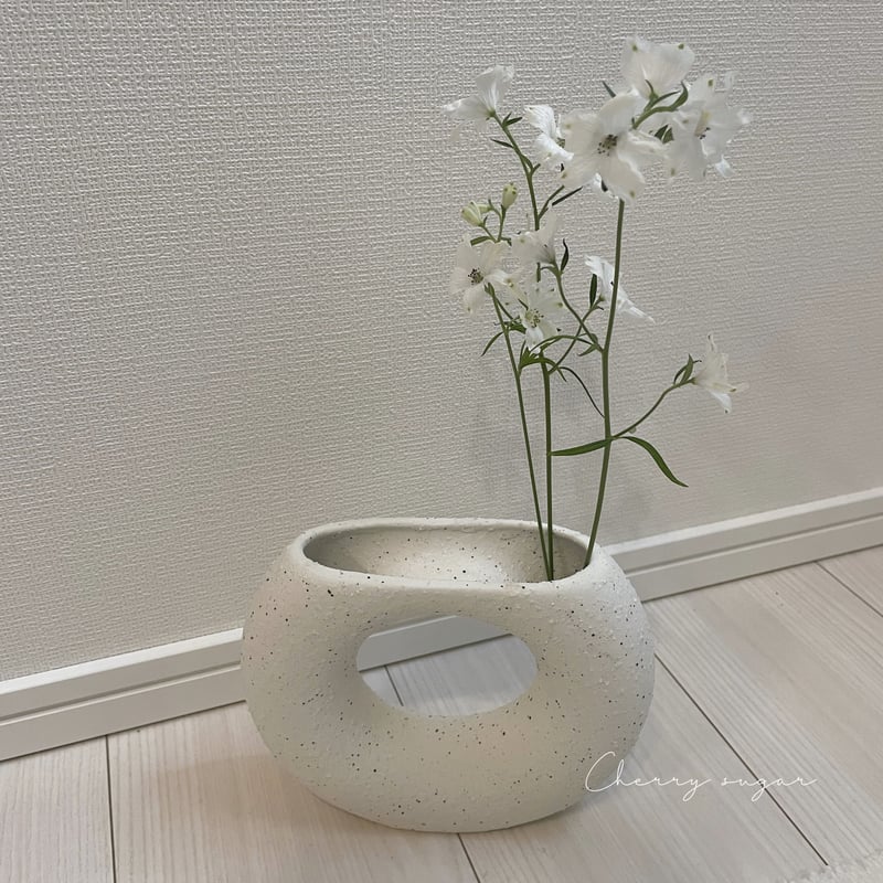 陶器のモダンフラワーベース | Cherry Sugar 陶器のモダンフラワーベース | Cherry Sugar