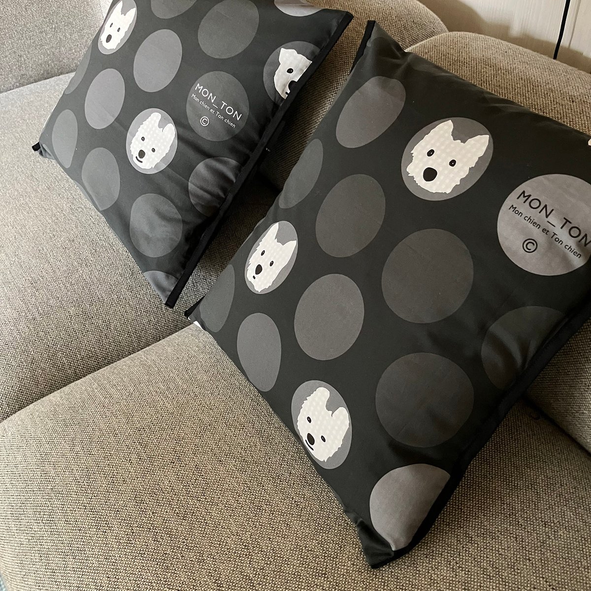 MON_TON BigドットBlack クッションカバー | MON_TON /Mon ch...