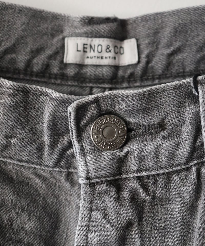 LUCY - High Waist Tapered Jeans LUCY - High Waist Tapered Jeans