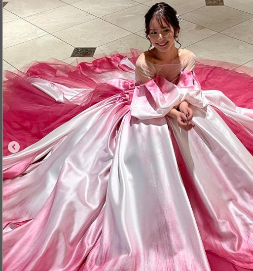 憧れのドレス カラードレス 結婚式 オフショルダー シルク 憧れのドレス カラードレス 結婚式 オフショルダー シルク