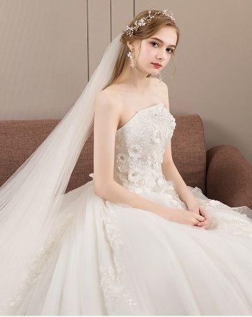 ウエディングドレス ホワイト 贅沢な総レース ビジュー ベア ウエディングドレス ホワイト 贅沢な総レース ビジュー ベア