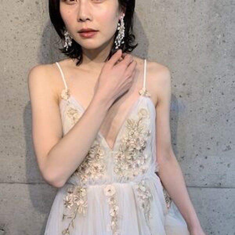 花柄のモチーフ刺繍が美しく ウエディングドレス キャミソール 花柄のモチーフ刺繍が美しく ウエディングドレス キャミソール