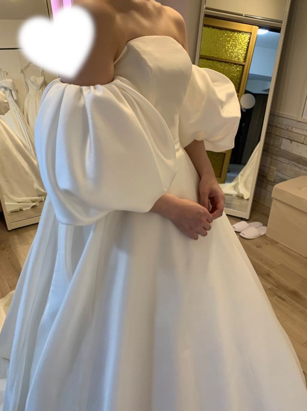 ウェディングドレス パフスリーブ ベアトップ 光沢感 結婚式 ウェディングドレス パフスリーブ ベアトップ 光沢感 結婚式