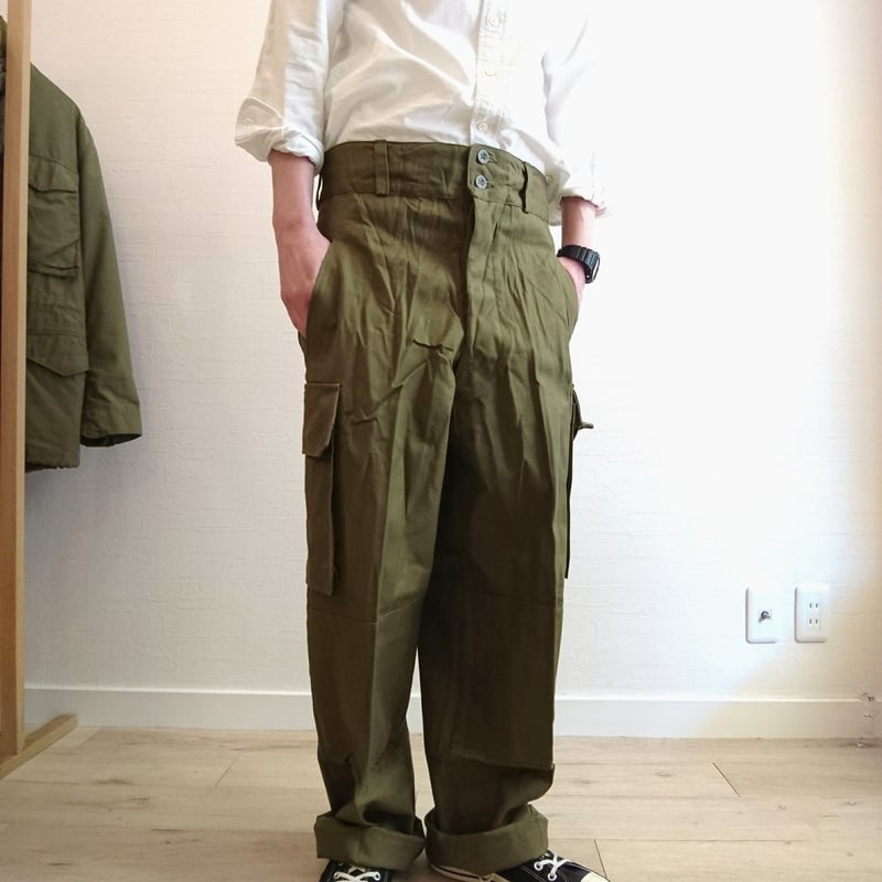 French Army M-47 Cargo Pants Metal Button Dead French Army M-47 Cargo Pants Metal Button Dead