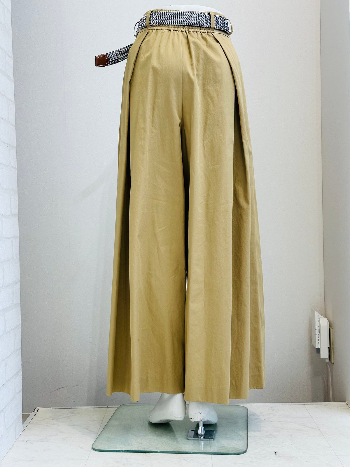 ボックスタックwideパンツ ベルト付き 426608 | BlueOnionStore ボックスタックwideパンツ ベルト付き 426608 | BlueOnionStore
